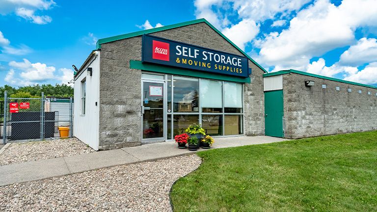 Nepean Merivale Storage @ 174 Cleopatra Dr 4 Weeks Free