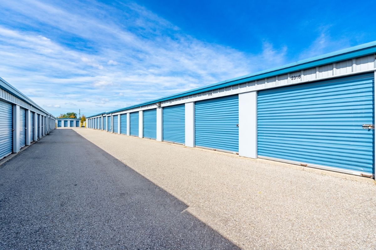 Rent Winnipeg Storage @ 22 Nature Park Way First rental discount